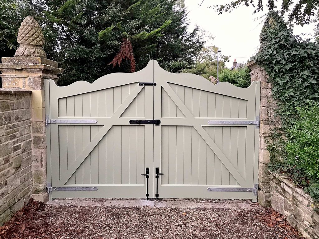 Driveway Gate – Jake Reilly Furniture